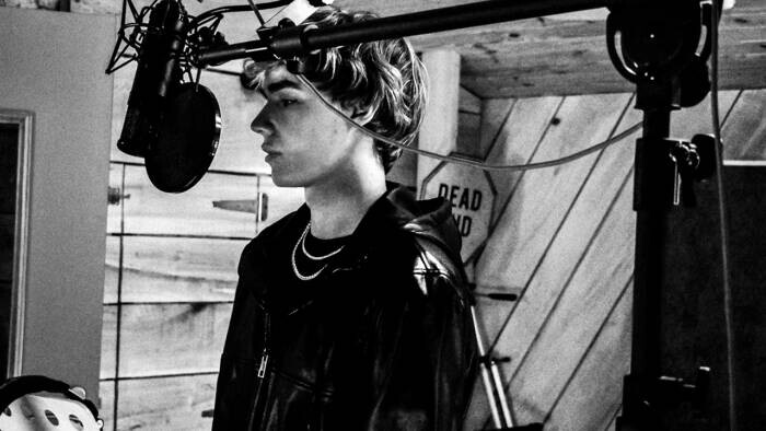 Alex Shade Is Back With “SKY HIGH”